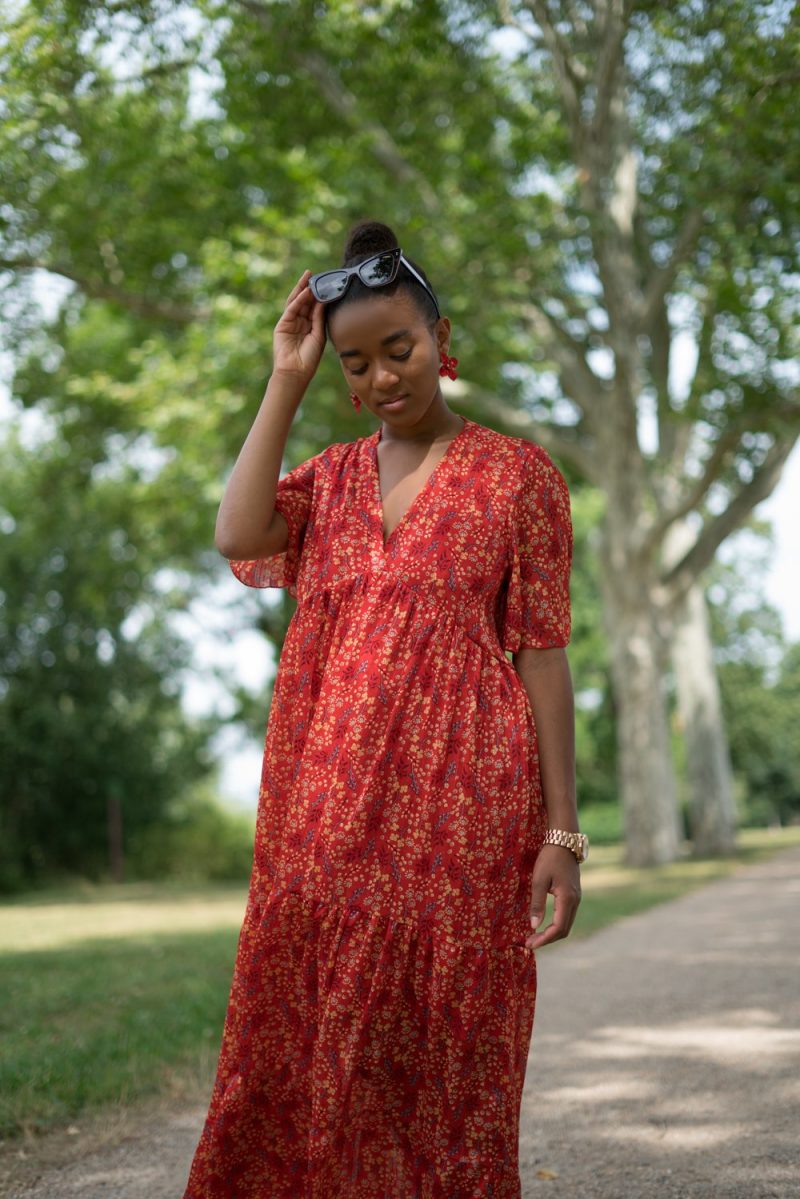 German Fashion Blogger wearing a floral maxi dress8 - Meet Miri