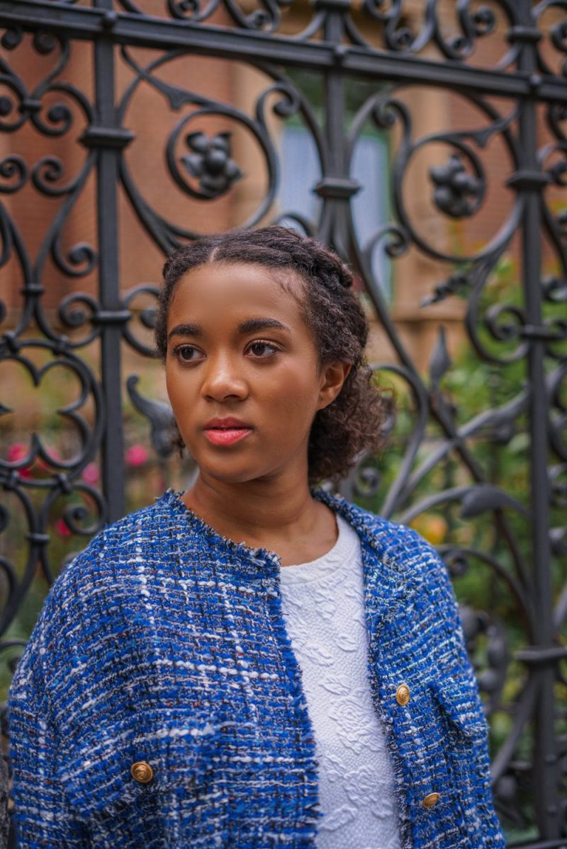 blue boucle jacket: what to wear on a chilly summer night - Meet Miri